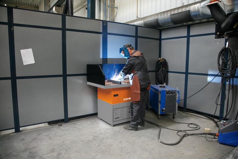 FilterTable extraction system and welding table cutting table